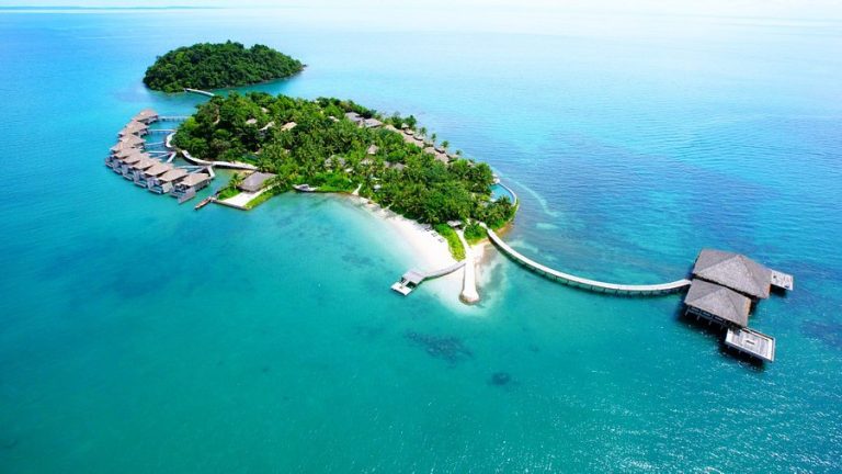 Pulau Koh Rong: Surga Tropis Tersembunyi Yang Bikin Jatuh Cinta ...